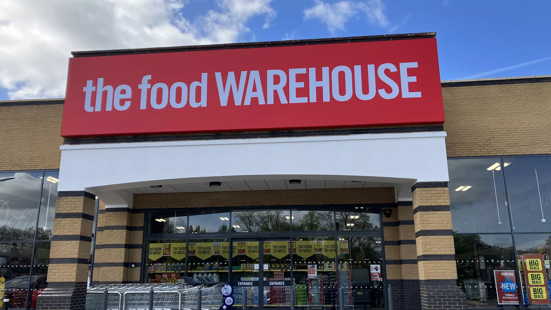 Hypermarkets and supermarkets